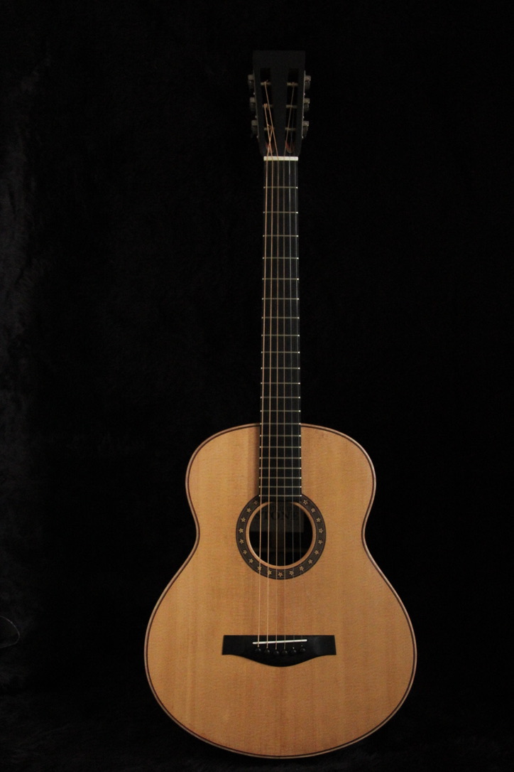 Emmanuel Stone - Luthier